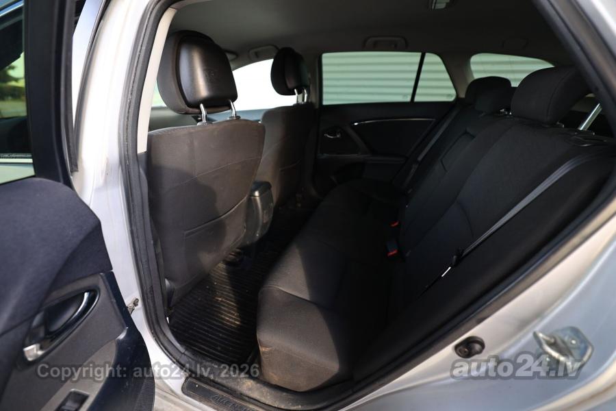 Grey Toyota Avensis 2009 in Tallinn, with an engine capacity of 1.80 L and mileage of 399 thousand km for 2800 €, photo 9 on AUTOMOTO.COM.LV