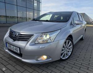 Pelēks Toyota Avensis 2009 Panevēža, ar dzinēja tilpumu 2.23 L un nobraukumu 247 tūkst. km par 4999 €, foto  vietnē AUTOMOTO.COM.LV