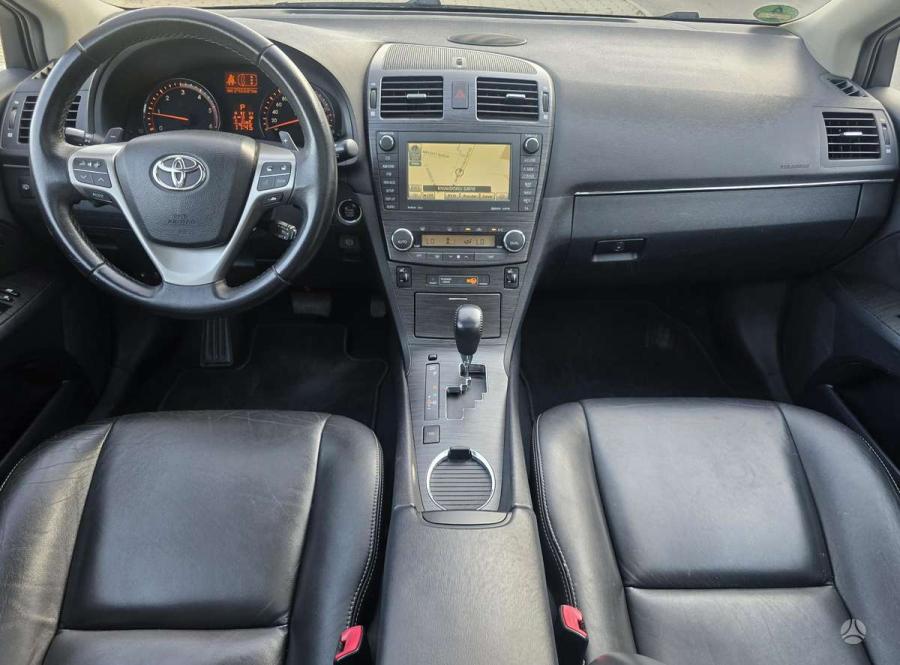 Pelēks Toyota Avensis 2009 Panevēža, ar dzinēja tilpumu 2.23 L un nobraukumu 247 tūkst. km par 4999 €, foto 11 vietnē AUTOMOTO.COM.LV