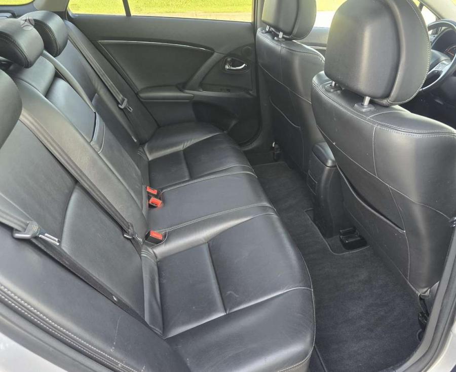 Pelēks Toyota Avensis 2009 Panevēža, ar dzinēja tilpumu 2.23 L un nobraukumu 247 tūkst. km par 4999 €, foto 14 vietnē AUTOMOTO.COM.LV