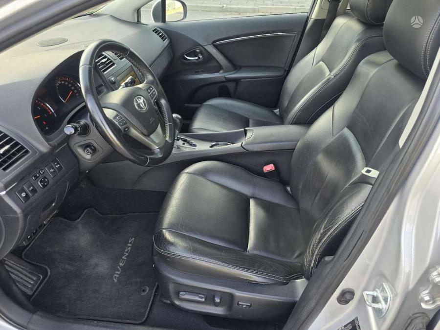 Pelēks Toyota Avensis 2009 Panevēža, ar dzinēja tilpumu 2.23 L un nobraukumu 247 tūkst. km par 4999 €, foto 17 vietnē AUTOMOTO.COM.LV