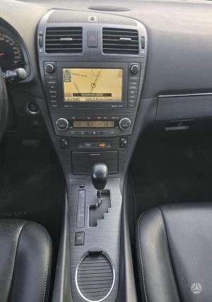 Pelēks Toyota Avensis 2009 Panevēža, ar dzinēja tilpumu 2.23 L un nobraukumu 247 tūkst. km par 4999 €, foto 27 vietnē AUTOMOTO.COM.LV