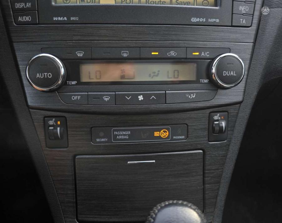 Pelēks Toyota Avensis 2009 Panevēža, ar dzinēja tilpumu 2.23 L un nobraukumu 247 tūkst. km par 4999 €, foto 29 vietnē AUTOMOTO.COM.LV