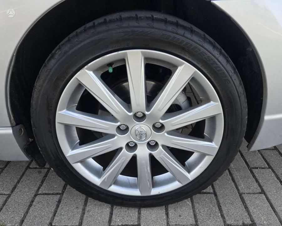 Pelēks Toyota Avensis 2009 Panevēža, ar dzinēja tilpumu 2.23 L un nobraukumu 247 tūkst. km par 4999 €, foto 35 vietnē AUTOMOTO.COM.LV