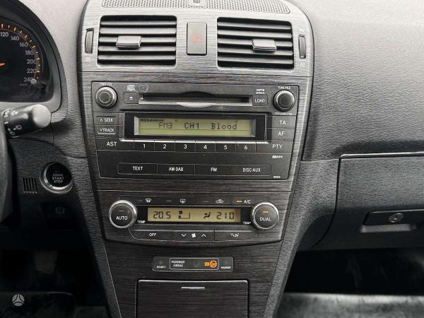 Pelēks Toyota Avensis 2009 Viļņa, ar dzinēja tilpumu 2.00 L un nobraukumu 291 tūkst. km par 3900 €, foto 7 vietnē AUTOMOTO.COM.LV