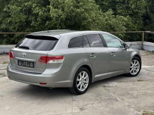 Pelēks Toyota Avensis 2009 Viļņa, ar dzinēja tilpumu 2.00 L un nobraukumu 291 tūkst. km par 3900 €, foto 16 vietnē AUTOMOTO.COM.LV