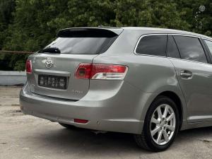 Pelēks Toyota Avensis 2009 Viļņa, ar dzinēja tilpumu 2.00 L un nobraukumu 291 tūkst. km par 3900 €, foto 18 vietnē AUTOMOTO.COM.LV
