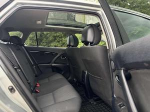 Pelēks Toyota Avensis 2009 Viļņa, ar dzinēja tilpumu 2.00 L un nobraukumu 291 tūkst. km par 3900 €, foto 25 vietnē AUTOMOTO.COM.LV