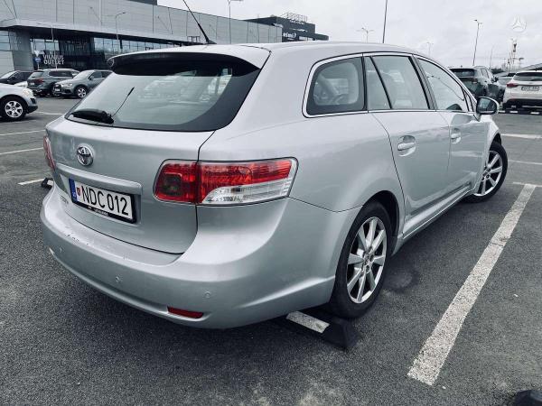 Pelēks Toyota Avensis 2009 Viļņa, ar dzinēja tilpumu 2.00 L un nobraukumu 284 tūkst. km par 4000 €, foto 6 vietnē AUTOMOTO.COM.LV