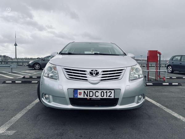 Pelēks Toyota Avensis 2009 Viļņa, ar dzinēja tilpumu 2.00 L un nobraukumu 284 tūkst. km par 4000 €, foto 9 vietnē AUTOMOTO.COM.LV