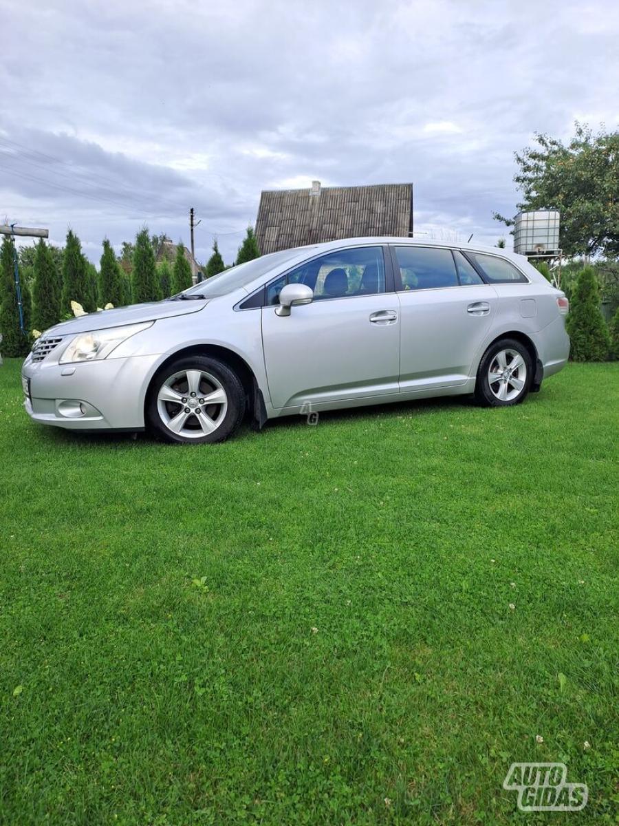 Pelēks Toyota Avensis 2009 Viļņa, ar dzinēja tilpumu 2.00 L un nobraukumu 330 tūkst. km par 3450 €, foto 3 vietnē AUTOMOTO.COM.LV