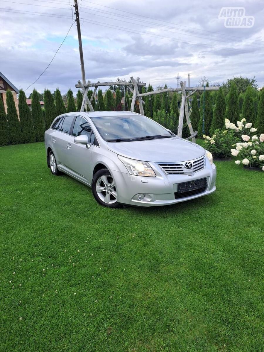 Pelēks Toyota Avensis 2009 Viļņa, ar dzinēja tilpumu 2.00 L un nobraukumu 330 tūkst. km par 3450 €, foto 4 vietnē AUTOMOTO.COM.LV