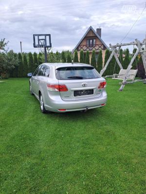 Pelēks Toyota Avensis 2009 Viļņa, ar dzinēja tilpumu 2.00 L un nobraukumu 330 tūkst. km par 3450 €, foto 7 vietnē AUTOMOTO.COM.LV