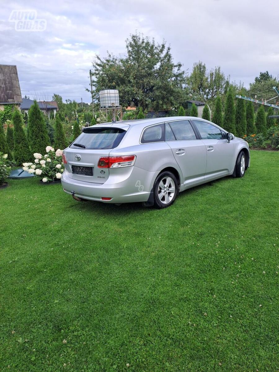Pelēks Toyota Avensis 2009 Viļņa, ar dzinēja tilpumu 2.00 L un nobraukumu 330 tūkst. km par 3450 €, foto 9 vietnē AUTOMOTO.COM.LV