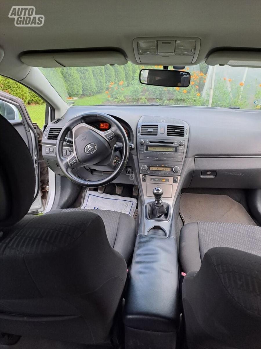 Pelēks Toyota Avensis 2009 Viļņa, ar dzinēja tilpumu 2.00 L un nobraukumu 330 tūkst. km par 3450 €, foto 20 vietnē AUTOMOTO.COM.LV