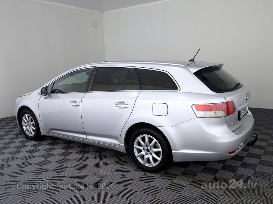 Серый Тойота Авенсис 2009 в Таллин, объемом двигателя 1.80 л и пробегом 399 тыс. км за 2699 €, фото 5 на AUTOMOTO.COM.LV