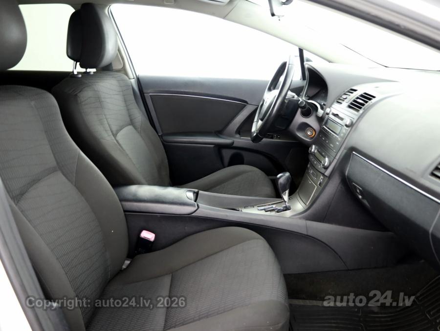 Серый Тойота Авенсис 2009 в Таллин, объемом двигателя 1.80 л и пробегом 399 тыс. км за 2699 €, фото 7 на AUTOMOTO.COM.LV