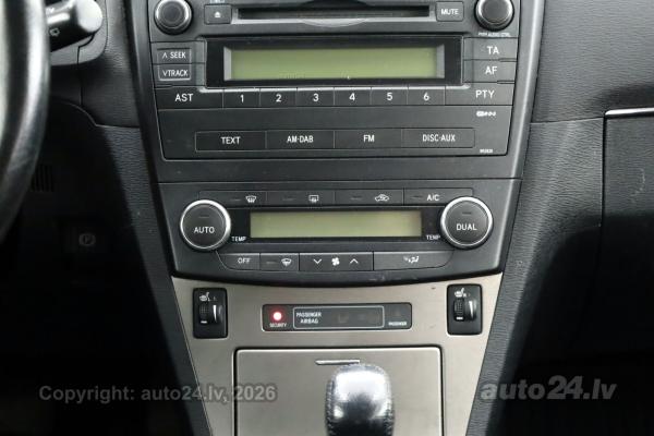 Pelēks Toyota Avensis 2009 Tallina, ar dzinēja tilpumu 1.80 L un nobraukumu 399 tūkst. km par 2699 €, foto 9 vietnē AUTOMOTO.COM.LV