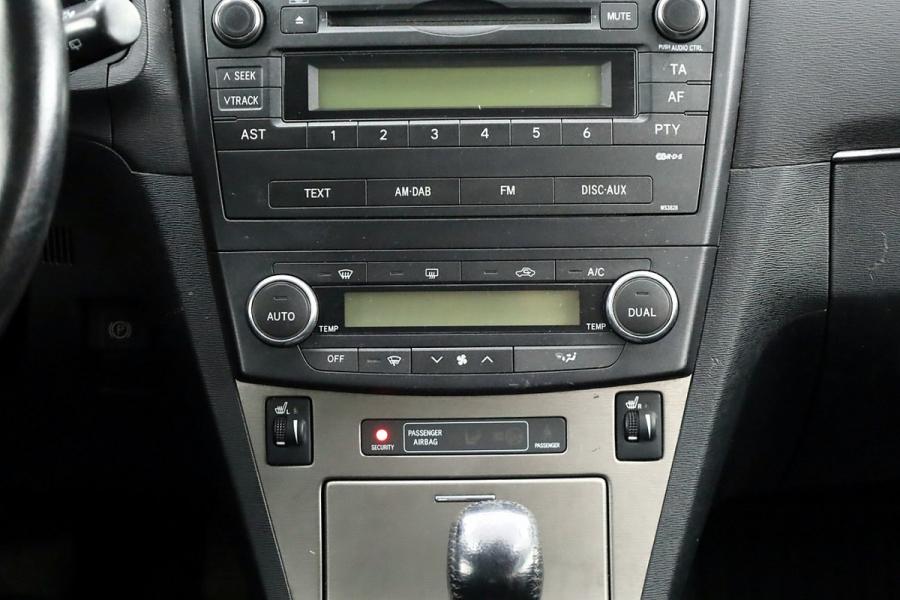 Серый Тойота Авенсис 2009 в Таллин, объемом двигателя 1.80 л и пробегом 399 тыс. км за 2699 €, фото 17 на AUTOMOTO.COM.LV
