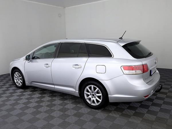 Pelēks Toyota Avensis 2009 Tallina, ar dzinēja tilpumu 1.80 L un nobraukumu 399 tūkst. km par 2699 €, foto 9 vietnē AUTOMOTO.COM.LV