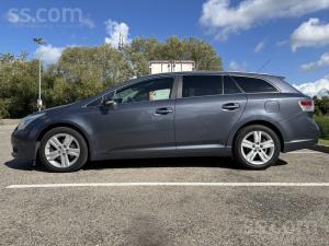 Pelēks Toyota Avensis 2009 Rīga, ar dzinēja tilpumu 2.20 L un nobraukumu 218 tūkst. km par 2850 €, foto 4 vietnē AUTOMOTO.COM.LV