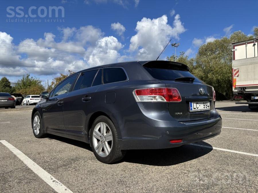 Pelēks Toyota Avensis 2009 Rīga, ar dzinēja tilpumu 2.20 L un nobraukumu 218 tūkst. km par 2850 €, foto 6 vietnē AUTOMOTO.COM.LV