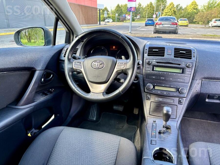Pelēks Toyota Avensis 2009 Rīga, ar dzinēja tilpumu 2.20 L un nobraukumu 218 tūkst. km par 2850 €, foto 8 vietnē AUTOMOTO.COM.LV