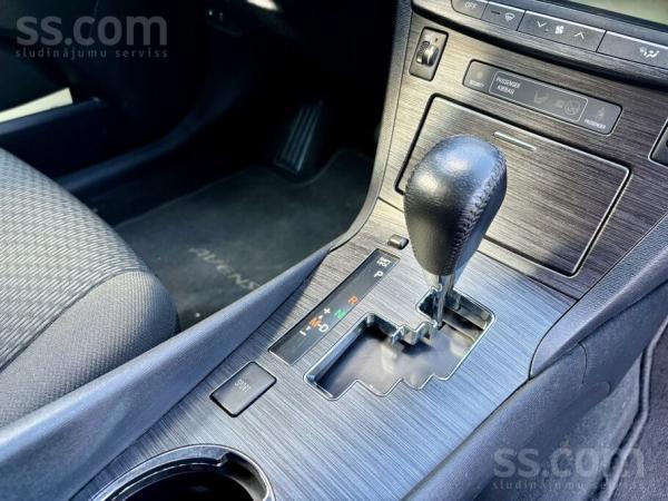 Серый Тойота Авенсис 2009 в Рига, объемом двигателя 2.20 л и пробегом 218 тыс. км за 2850 €, фото 9 на AUTOMOTO.COM.LV