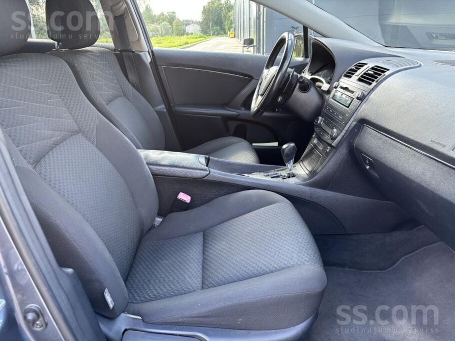 Pelēks Toyota Avensis 2009 Rīga, ar dzinēja tilpumu 2.20 L un nobraukumu 218 tūkst. km par 2850 €, foto 14 vietnē AUTOMOTO.COM.LV