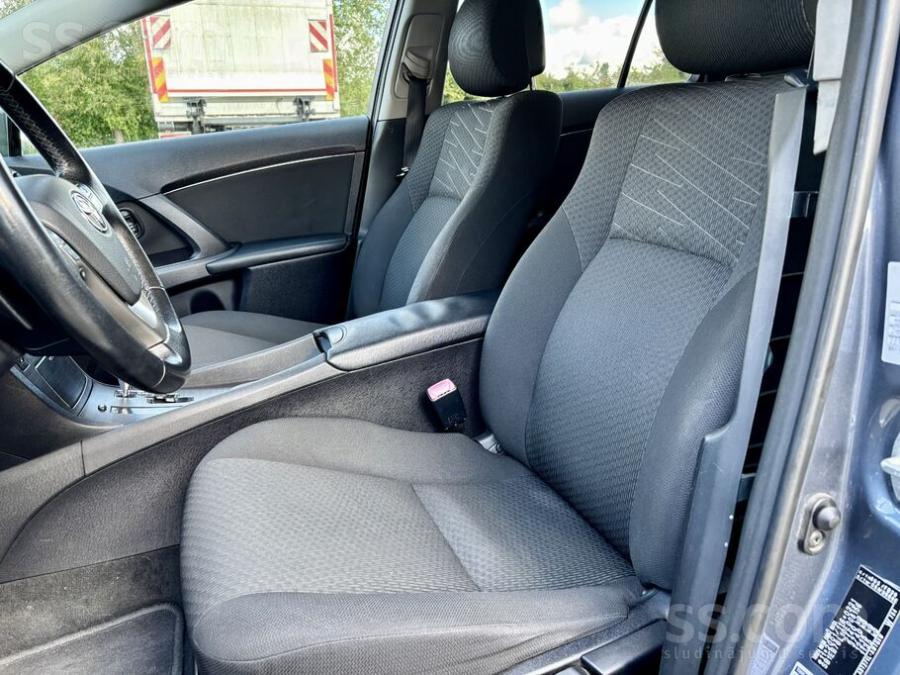 Pelēks Toyota Avensis 2009 Rīga, ar dzinēja tilpumu 2.20 L un nobraukumu 218 tūkst. km par 2850 €, foto 15 vietnē AUTOMOTO.COM.LV