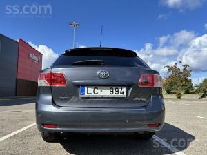 Pelēks Toyota Avensis 2009 Rīga, ar dzinēja tilpumu 2.20 L un nobraukumu 218 tūkst. km par 2850 €, foto 17 vietnē AUTOMOTO.COM.LV