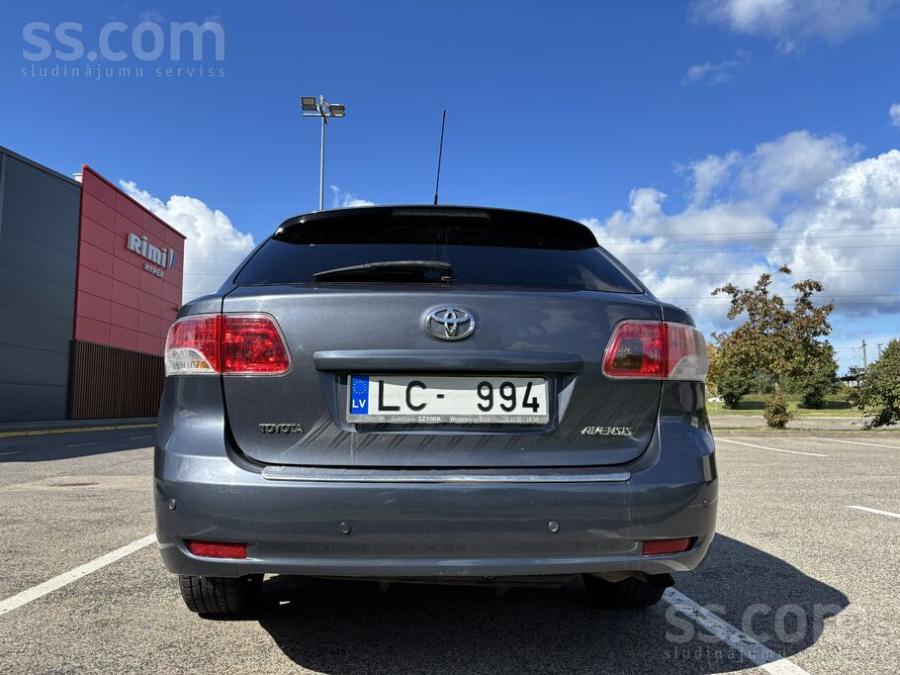 Pelēks Toyota Avensis 2009 Rīga, ar dzinēja tilpumu 2.20 L un nobraukumu 218 tūkst. km par 2850 €, foto 17 vietnē AUTOMOTO.COM.LV