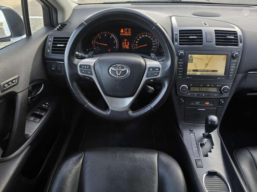 Pelēks Toyota Avensis 2009 Panevēža, ar dzinēja tilpumu 2.23 L un nobraukumu 247 tūkst. km par 4499 €, foto 18 vietnē AUTOMOTO.COM.LV