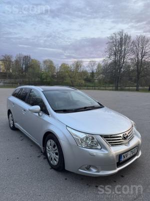 Grey Toyota Avensis 2009 in Riga, with an engine capacity of 2.00 L and mileage of 298 thousand km for 5690 €, photo 3 on AUTOMOTO.COM.LV