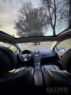 Grey Toyota Avensis 2009 in Riga, with an engine capacity of 2.00 L and mileage of 298 thousand km for 5690 €, photo 9 on AUTOMOTO.COM.LV