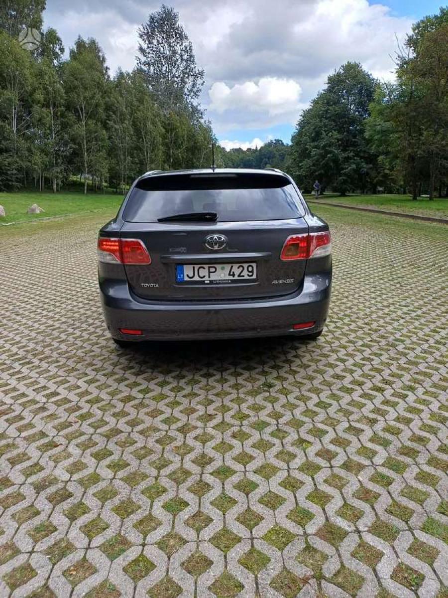 Pelēks Toyota Avensis 2009 Viļņa, ar dzinēja tilpumu 2.20 L un nobraukumu 260 tūkst. km par 3800 €, foto 6 vietnē AUTOMOTO.COM.LV