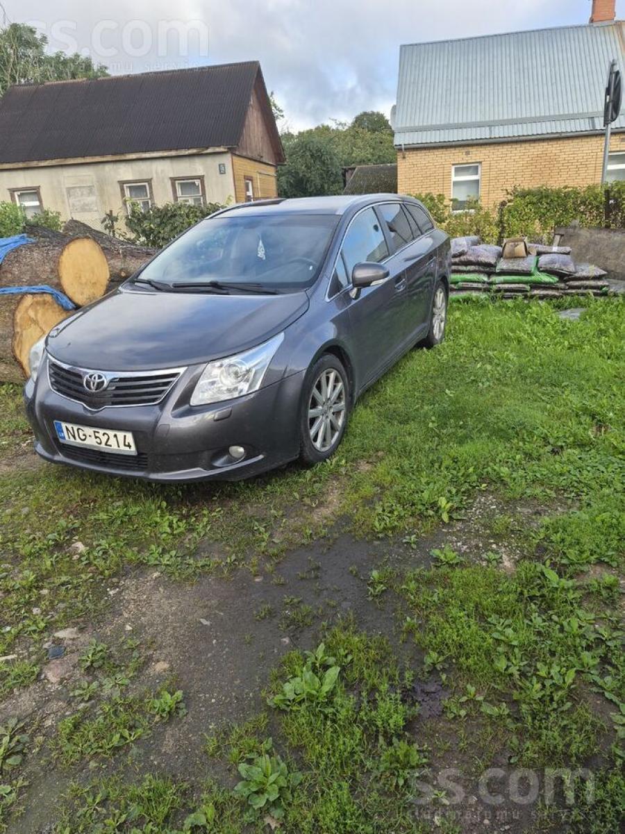 Серый Тойота Авенсис 2009 в Резекне, объемом двигателя 2.20 л и пробегом 320 тыс. км за 2600 €, фото 3 на AUTOMOTO.COM.LV