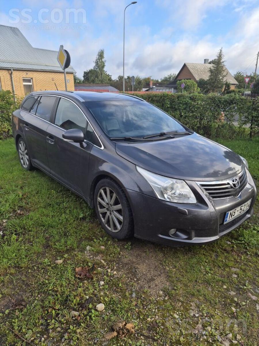 Серый Тойота Авенсис 2009 в Резекне, объемом двигателя 2.20 л и пробегом 320 тыс. км за 2600 €, фото 4 на AUTOMOTO.COM.LV