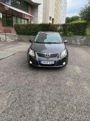 Pelēks Toyota Avensis 2009 Viļņa, ar dzinēja tilpumu 2.23 L un nobraukumu 183 tūkst. km par 4900 €, foto  vietnē AUTOMOTO.COM.LV