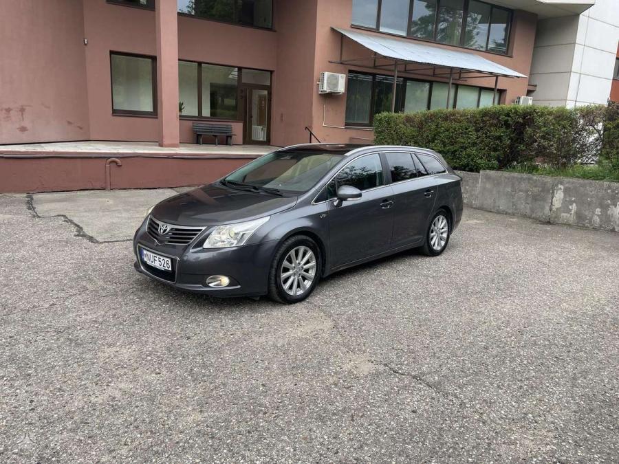 Pelēks Toyota Avensis 2009 Viļņa, ar dzinēja tilpumu 2.23 L un nobraukumu 183 tūkst. km par 4900 €, foto 4 vietnē AUTOMOTO.COM.LV