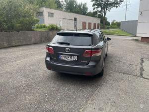 Pelēks Toyota Avensis 2009 Viļņa, ar dzinēja tilpumu 2.23 L un nobraukumu 183 tūkst. km par 4900 €, foto 5 vietnē AUTOMOTO.COM.LV