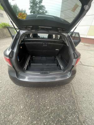 Pelēks Toyota Avensis 2009 Viļņa, ar dzinēja tilpumu 2.23 L un nobraukumu 183 tūkst. km par 4900 €, foto 7 vietnē AUTOMOTO.COM.LV