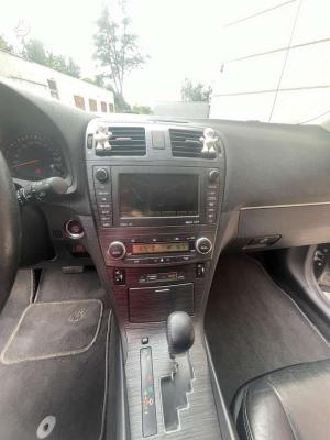 Pelēks Toyota Avensis 2009 Viļņa, ar dzinēja tilpumu 2.23 L un nobraukumu 183 tūkst. km par 4900 €, foto 13 vietnē AUTOMOTO.COM.LV
