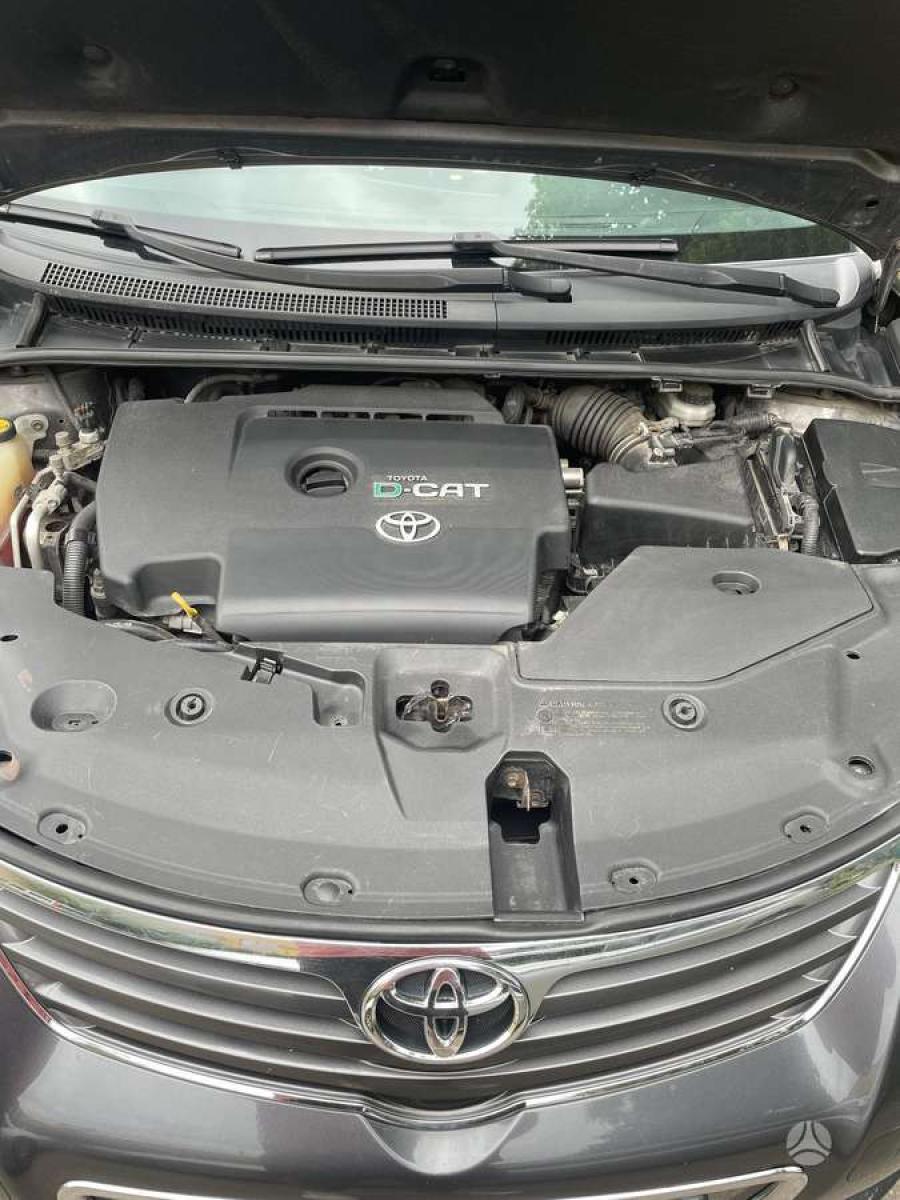 Pelēks Toyota Avensis 2009 Viļņa, ar dzinēja tilpumu 2.23 L un nobraukumu 183 tūkst. km par 4900 €, foto 15 vietnē AUTOMOTO.COM.LV
