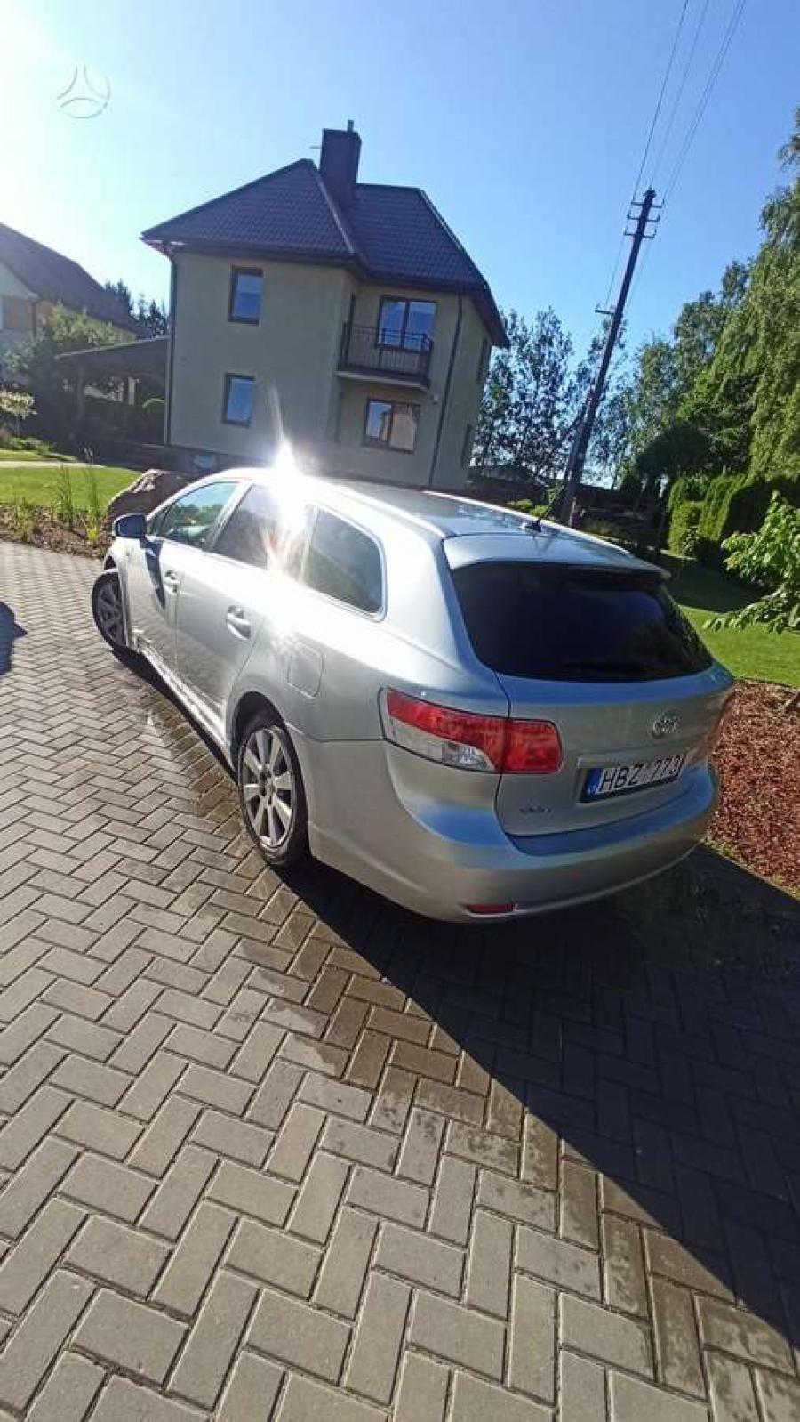 Pelēks Toyota Avensis 2009 Viļņa, ar dzinēja tilpumu 2.20 L un nobraukumu 217 tūkst. km par 3600 €, foto 4 vietnē AUTOMOTO.COM.LV