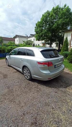 Pelēks Toyota Avensis 2009 Viļņa, ar dzinēja tilpumu 2.20 L un nobraukumu 217 tūkst. km par 3600 €, foto 7 vietnē AUTOMOTO.COM.LV