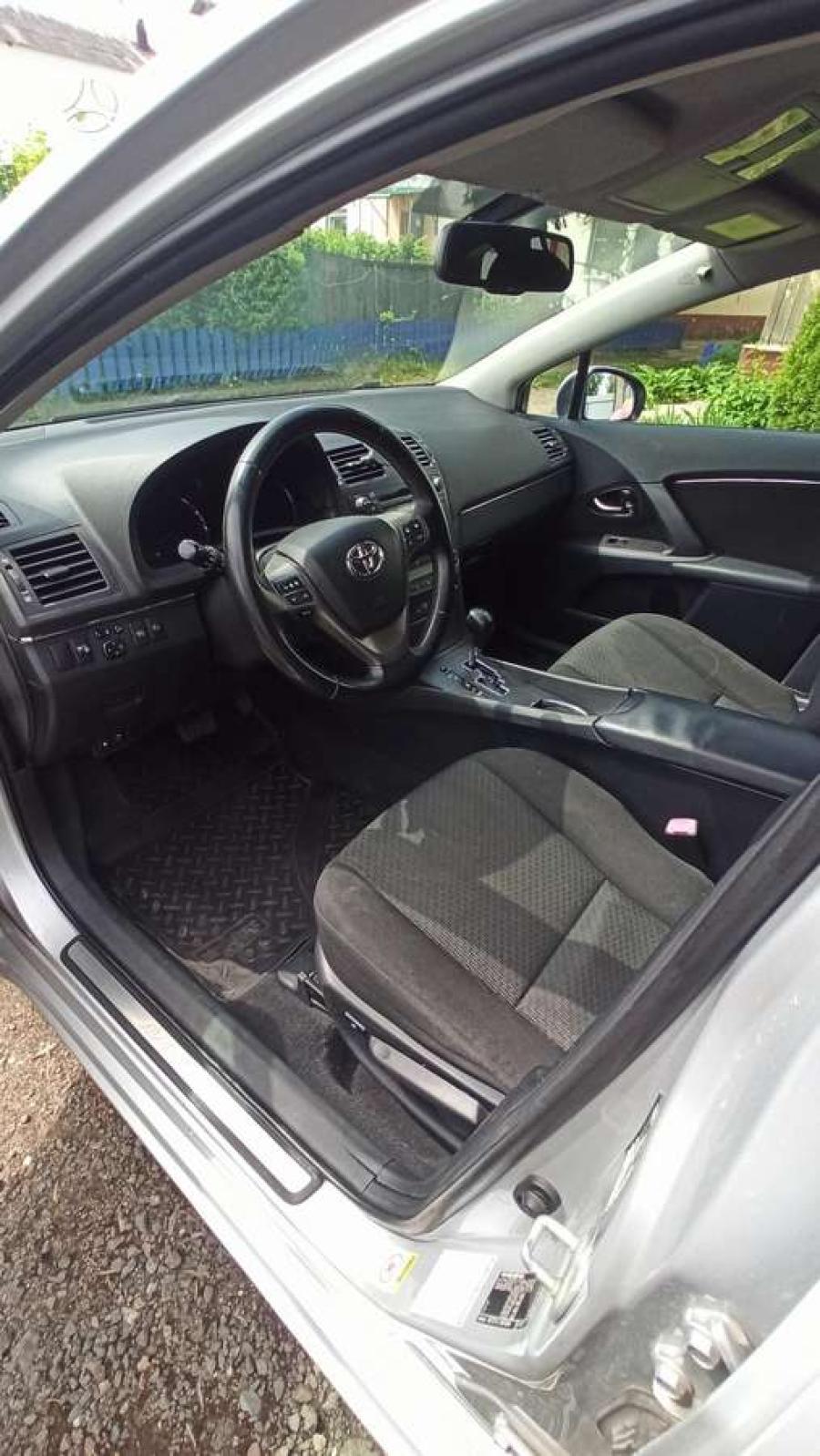 Pelēks Toyota Avensis 2009 Viļņa, ar dzinēja tilpumu 2.20 L un nobraukumu 217 tūkst. km par 3600 €, foto 11 vietnē AUTOMOTO.COM.LV