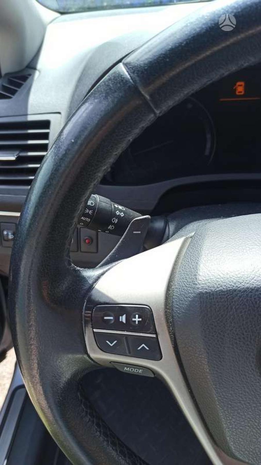 Pelēks Toyota Avensis 2009 Viļņa, ar dzinēja tilpumu 2.20 L un nobraukumu 217 tūkst. km par 3600 €, foto 12 vietnē AUTOMOTO.COM.LV
