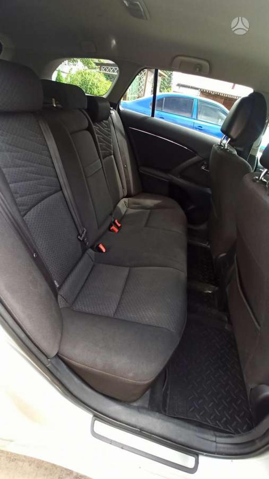 Pelēks Toyota Avensis 2009 Viļņa, ar dzinēja tilpumu 2.20 L un nobraukumu 217 tūkst. km par 3600 €, foto 19 vietnē AUTOMOTO.COM.LV