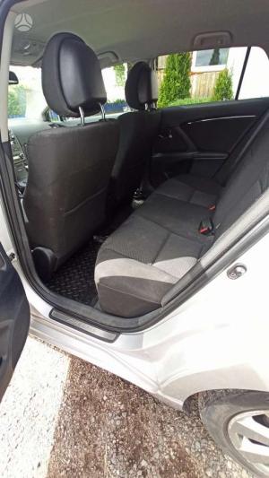 Pelēks Toyota Avensis 2009 Viļņa, ar dzinēja tilpumu 2.20 L un nobraukumu 217 tūkst. km par 3600 €, foto 20 vietnē AUTOMOTO.COM.LV